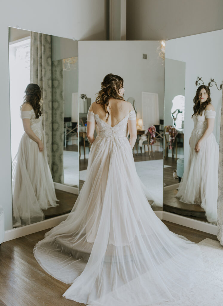 10 Bridal Suite Must-Haves for Every Bride - The Butterfly Pavilion